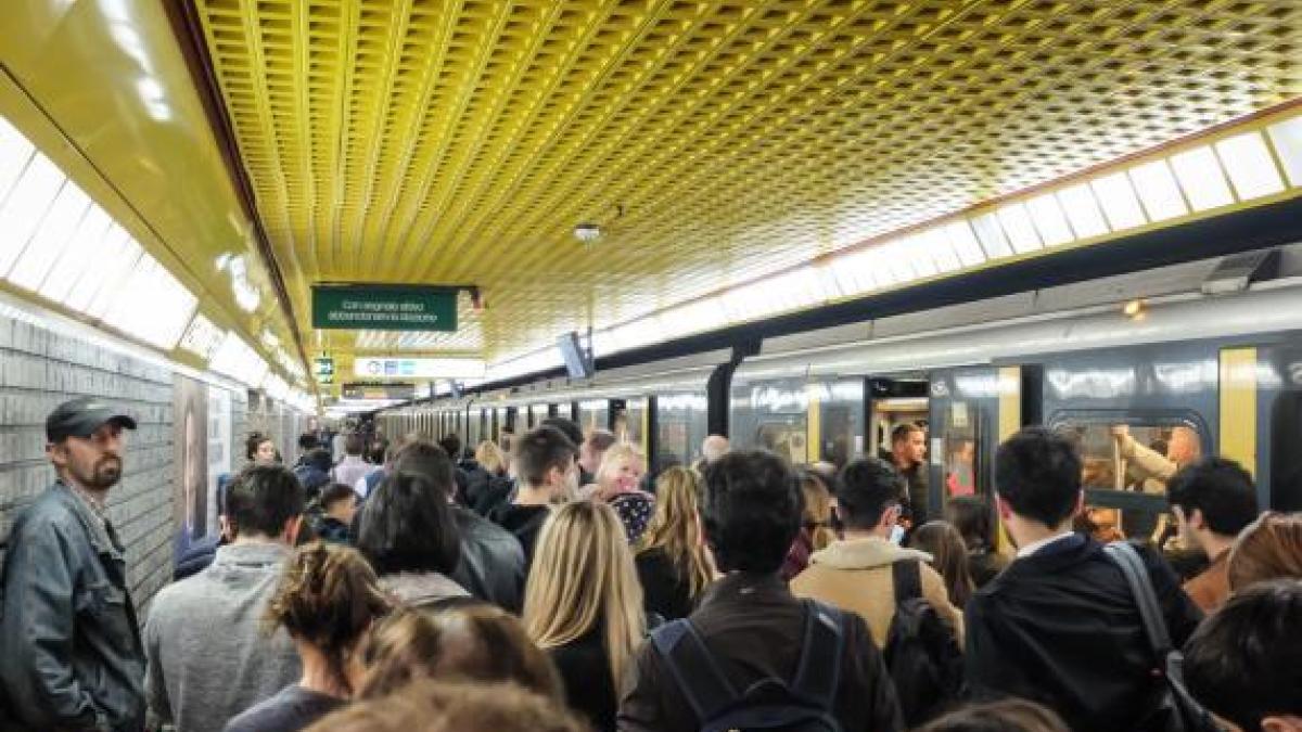 Sciopero dei mezzi pubblici venerdì 15 dicembre 2023 a Milano: riaperta ...