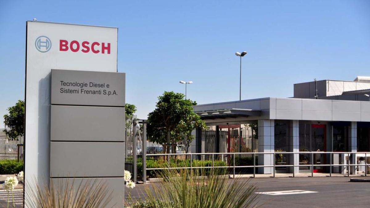 Gamba incastrata in un macchinario e polmone perforato. Incidente nello ...