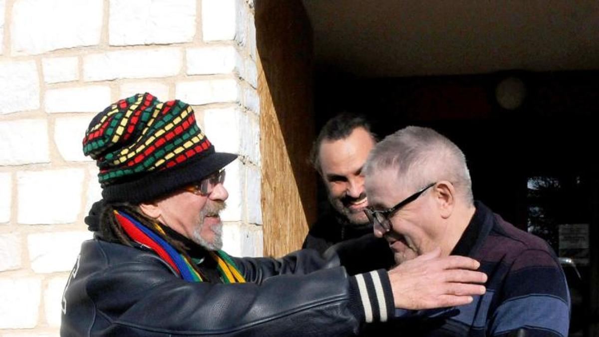 «Vorrei conoscere i Pitura Freska»: Bruno riceve in regalo un abbraccio ...