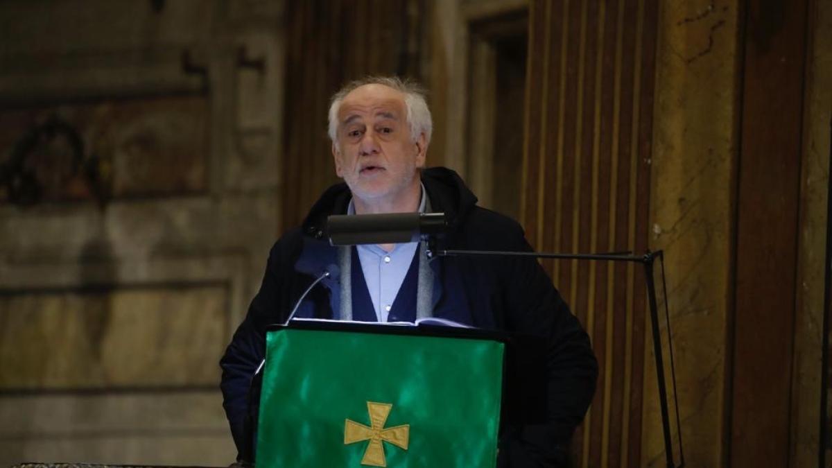 Enzo Moscato, i funerali nella chiesa di San Ferdinando a Napoli ...