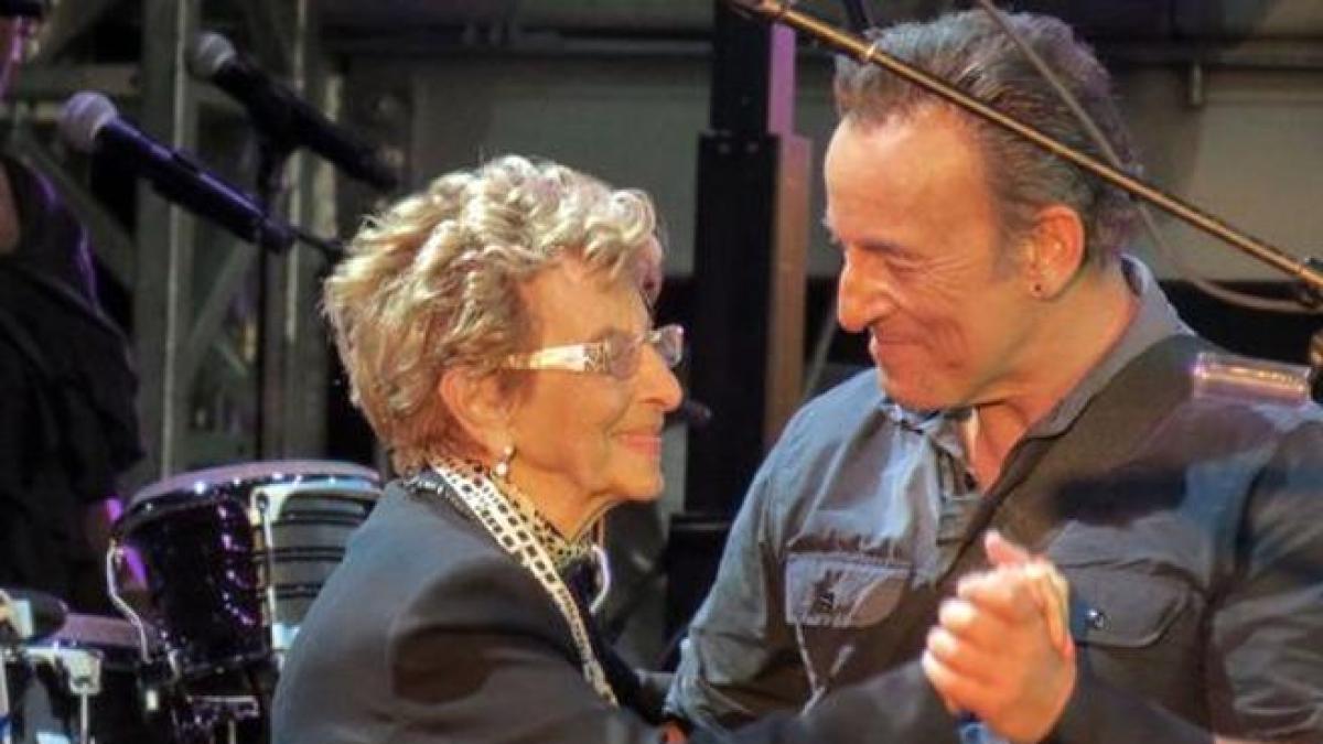 Addio Adele Ann Zerilli, la mamma napoletana di Bruce Springsteen. Vico ...