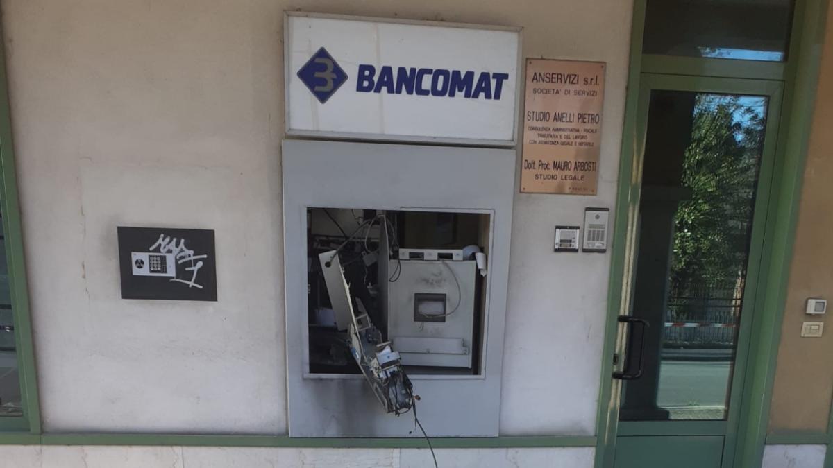 Montirone, colpo al bancomat della Bcc: gravi danni all'ufficio ...