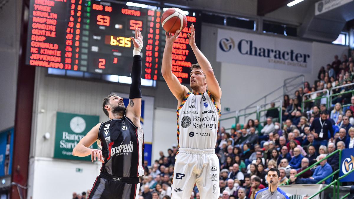 Serie A Basket, Virtus Bologna battuta dalla Dinamo Sassari: dai sardi una pioggia di triple ...
