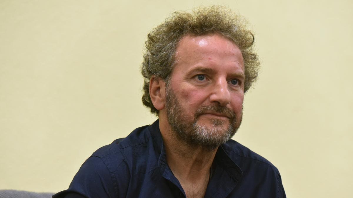 Il caso Bari, il prete antimafia don Cassano contro Piantedosi: «É lui ...