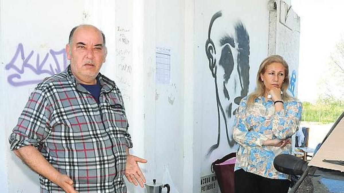 Lotfi e Bahri, la vita in una vecchia auto: «Siamo qui da mesi ma ora ...