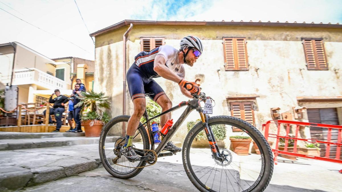 Alessandro Benini, ciclista famoso per le sue imprese sportive ...