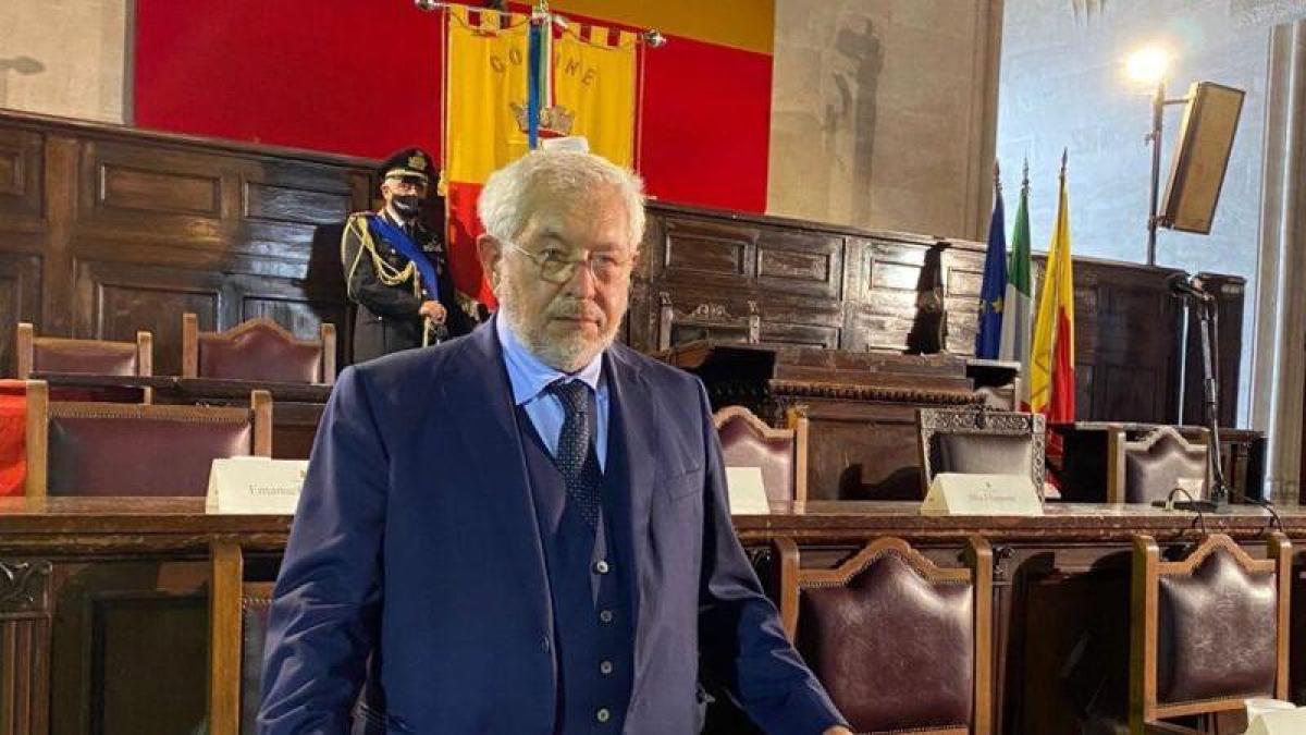 Euro 2032, 3 milioni per la candidatura di Napoli. Passa il Bilancio ...