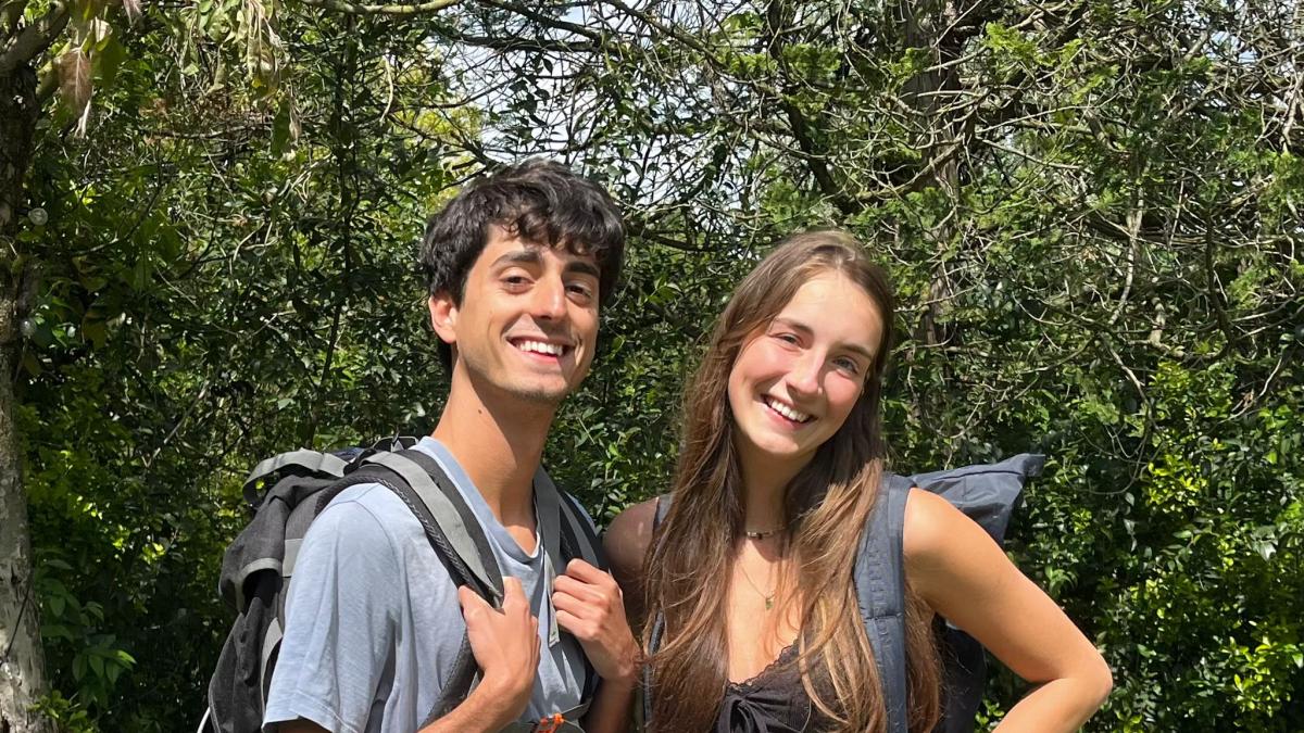 Matteo e Laima, da Roma a Santa Maria di Leuca a piedi «per raccogliere ...