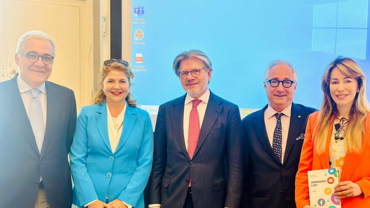 Presentato in Campania «Comunicatore a chi?», il saggio di Silvia ...