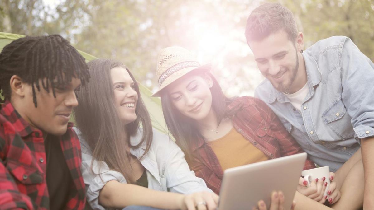 Navigare su Internet fa bene come fare una passeggiata nella natura: lo ...