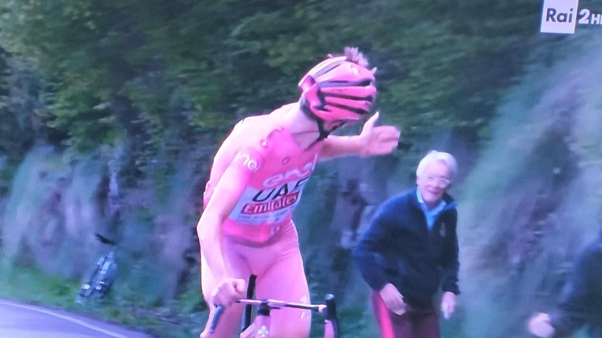 Renato Favero spinge Tadej Pogacar sul Grappa: «L'ho solo toccato ...