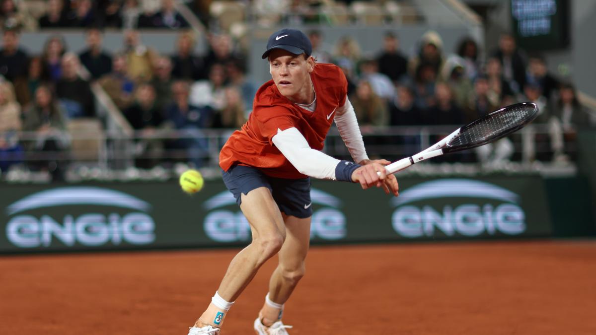 Sinner-Kotov al Roland Garros, la cronaca | Jannik vola agli ottavi 6-4, 6-4, 6-4 | Corriere.it