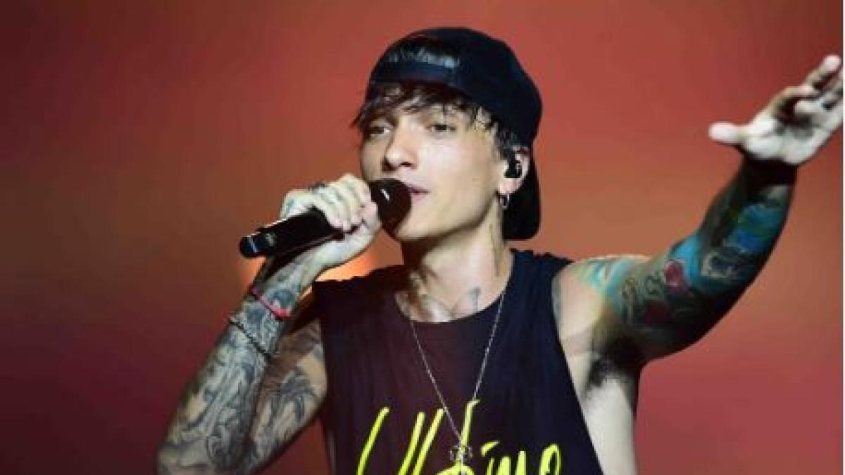 Ultimo, concerti sold out ma gli inizi sono stati difficili con 7 rifiuti: scartato da Amici, X ...