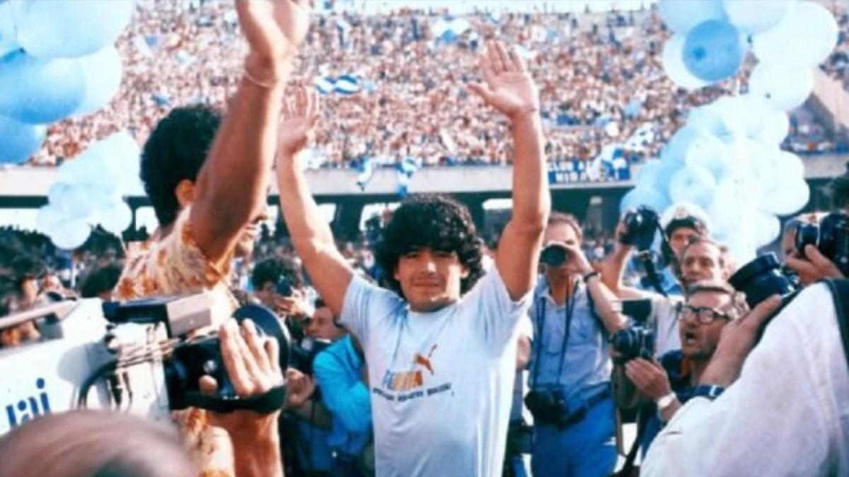 Maradona, 40 anni fa quei palleggi che incantarono e cambiarono Napoli ...