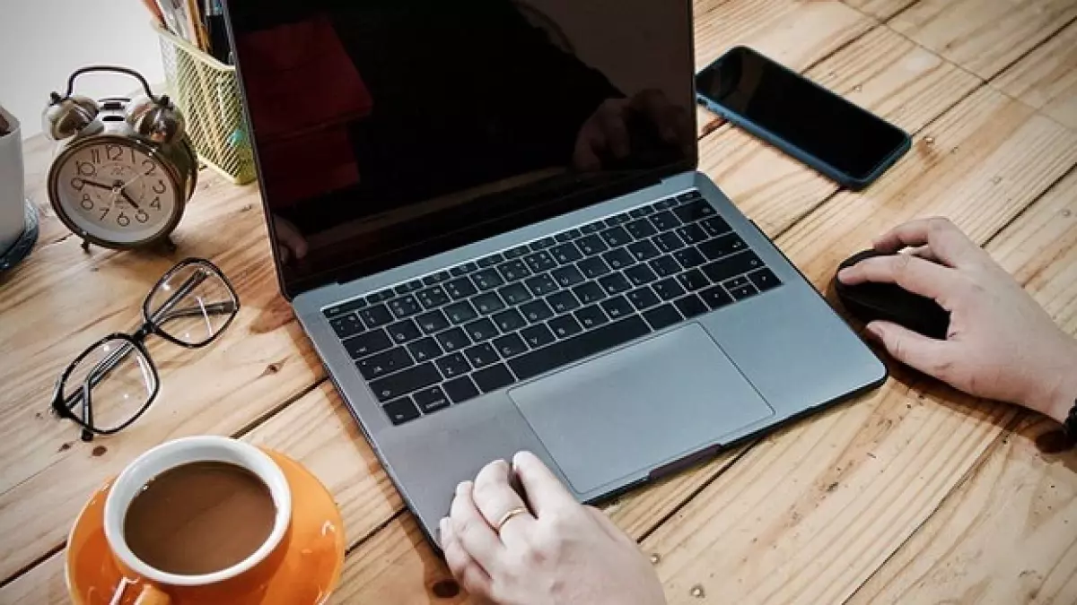 Google, l’invito agli ingegneri: «Lavorate 12 ore al giorno, smart ...