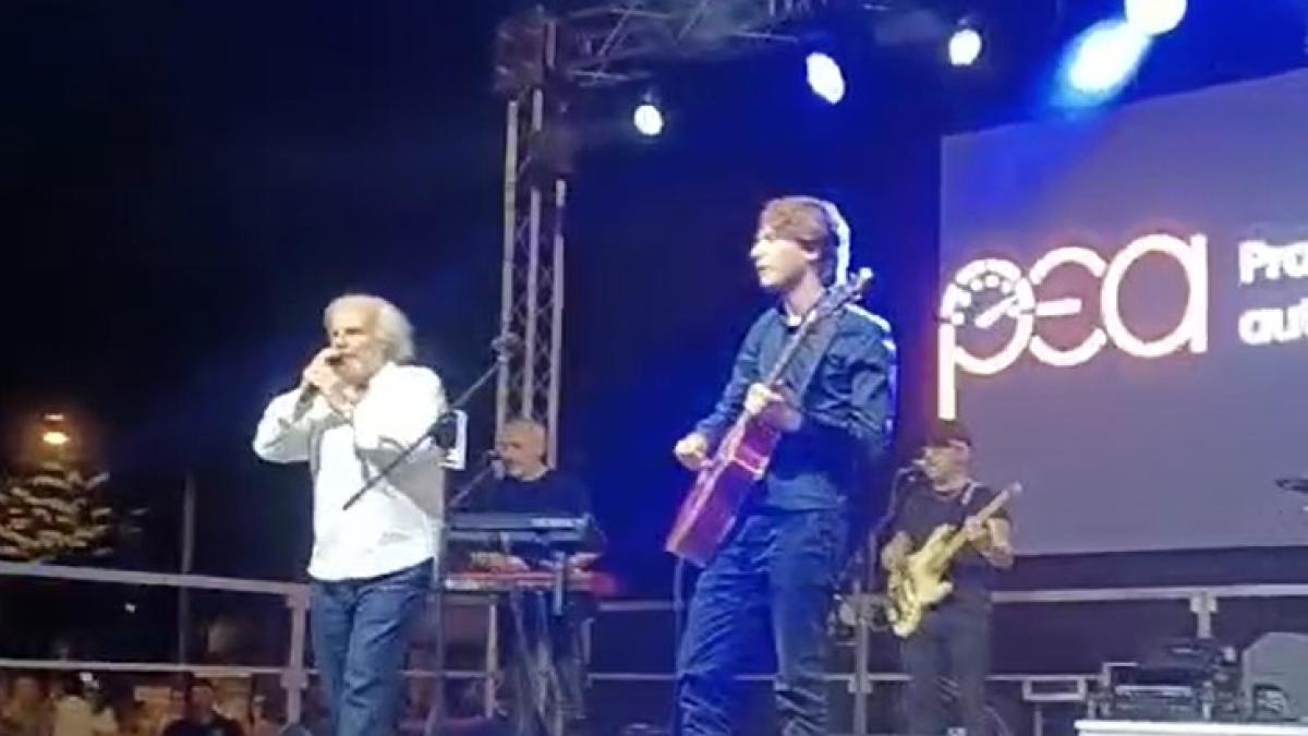 Jerry Calà a Treviglio canta Lucio Battisti e duetta con il figlio ...