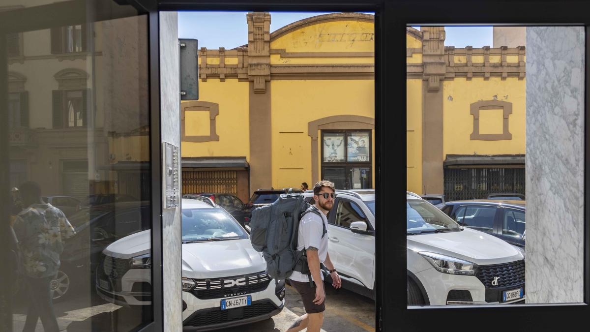 Firenze, rapinato nell’androne di casa a 91 anni: è in fin di vita ...