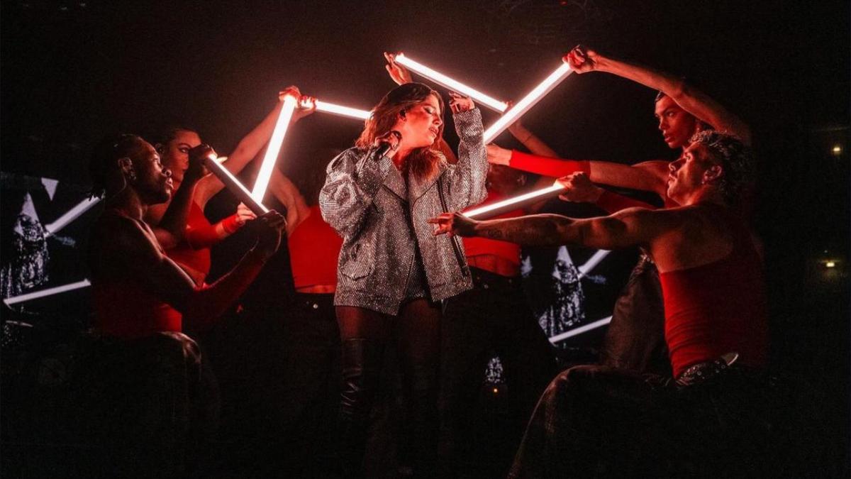 Emma, a Bari l'ultima data del tour prima dello stop: il pianto sul ...