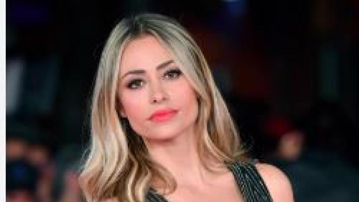 Martina Stella ha 40 anni: flirt, fidanzati, una matrimonio, la ...