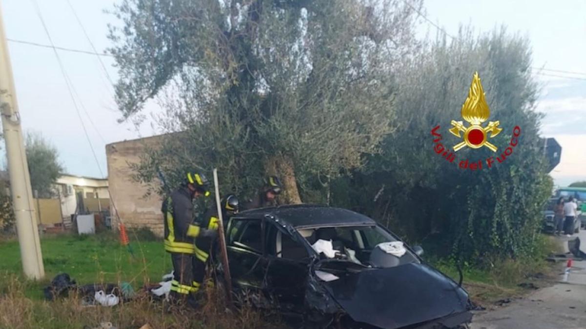 Barletta, scontro tra un'auto e un furgoncino in via Minervino: muore ...