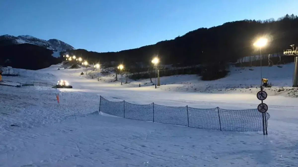 Tanto sole e poca neve, Limone Piemonte inaugura lo sci notturno. Tutti ...
