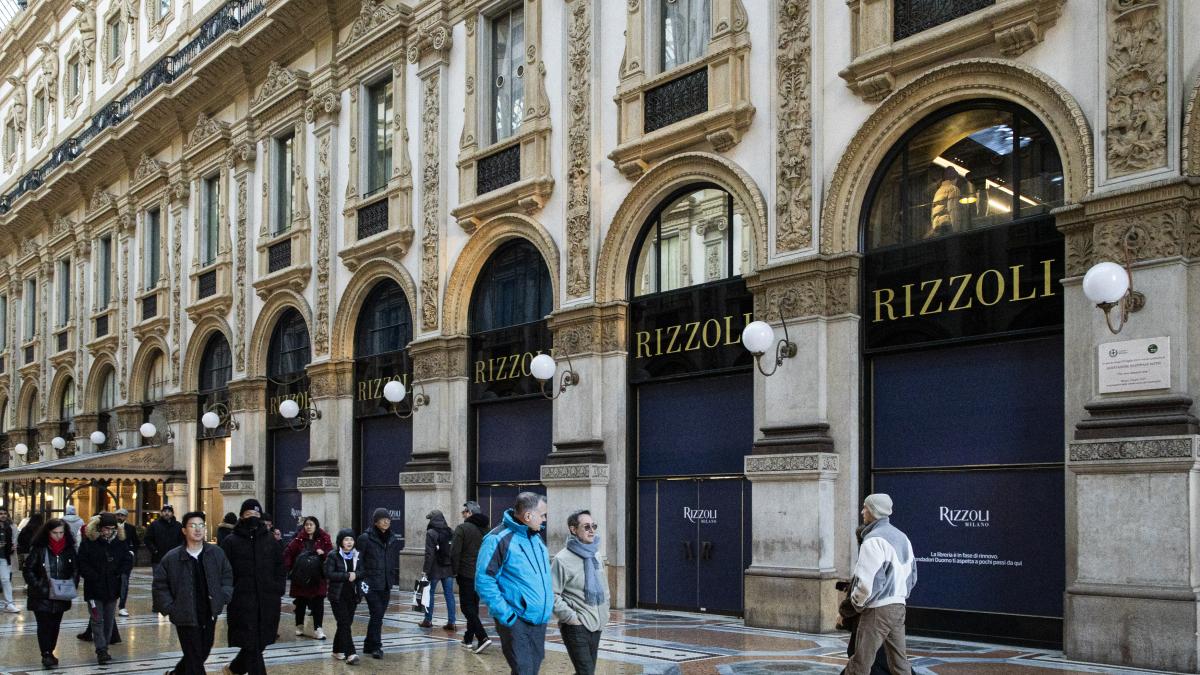 Milano, la Rizzoli in Galleria riduce gli spazi, in arrivo un nuovo ...