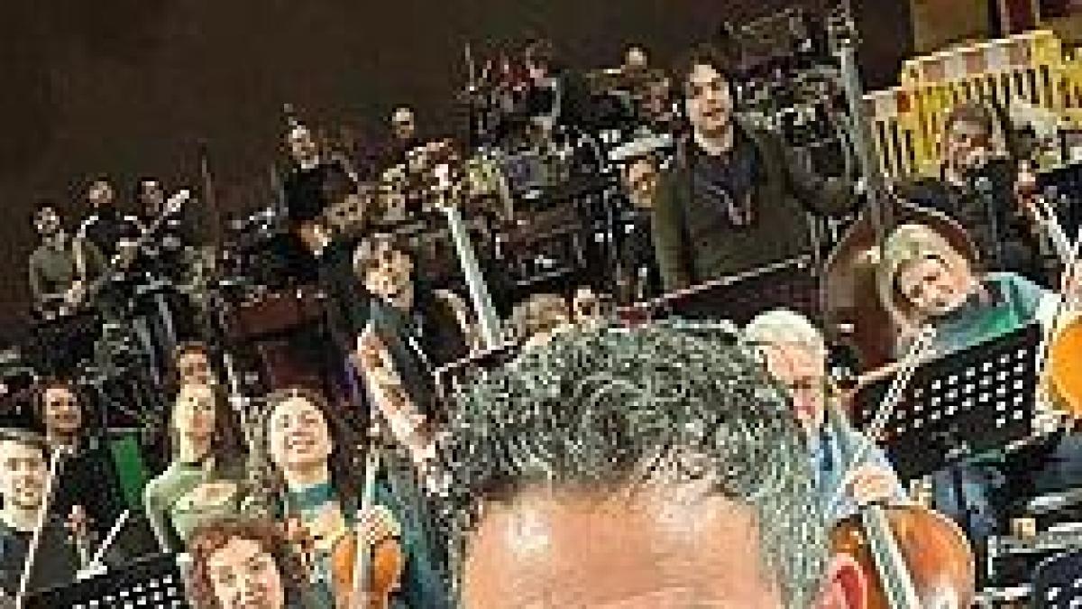 Il maestro Enzo Campagnoli a Sanremo: «Dirigo tre big, Rocco Hunt ...