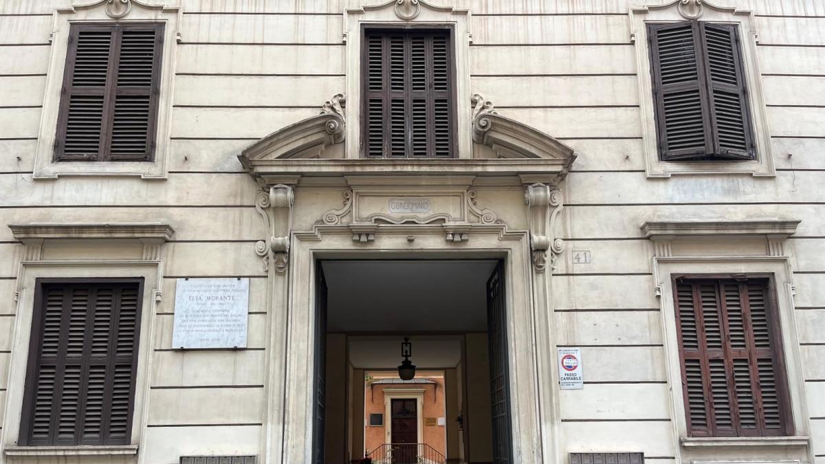 Elsa Morante: la casa a Roma e quella targa in via Vespucci che innesca ...
