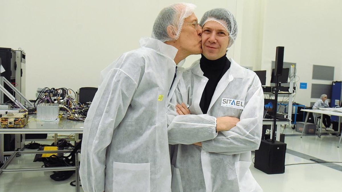 A Mola di Bari inaugurata la «Space Factory»: la pugliese Sitael in ...