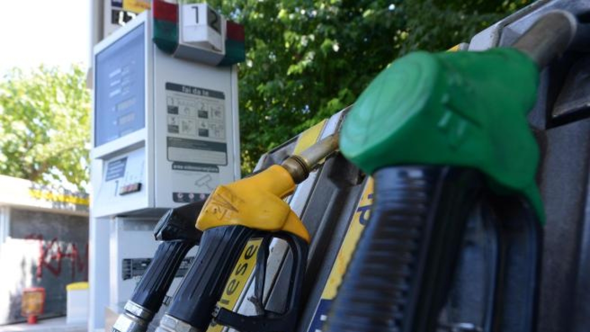 Oil vs Gasoline Prices: Why the Disparity? - News Directory 3