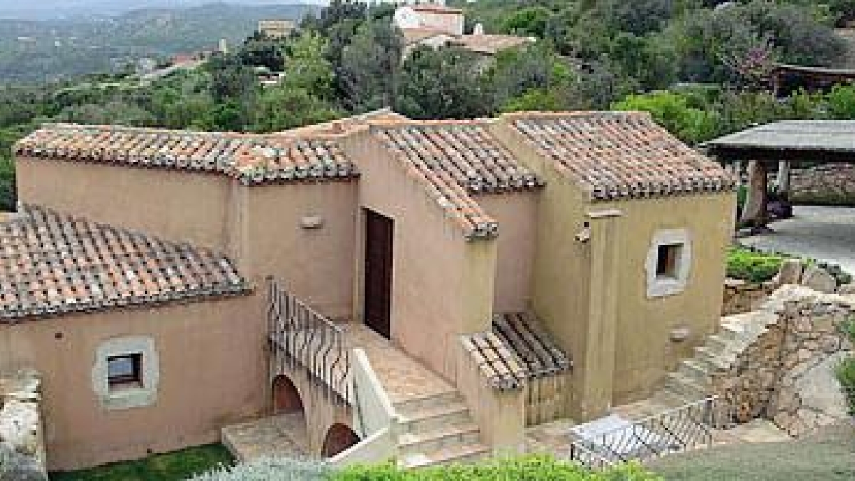 Va all’asta «Li Grazii», la villa delle vacanze di Formigoni in Costa Smeralda | Corriere.it