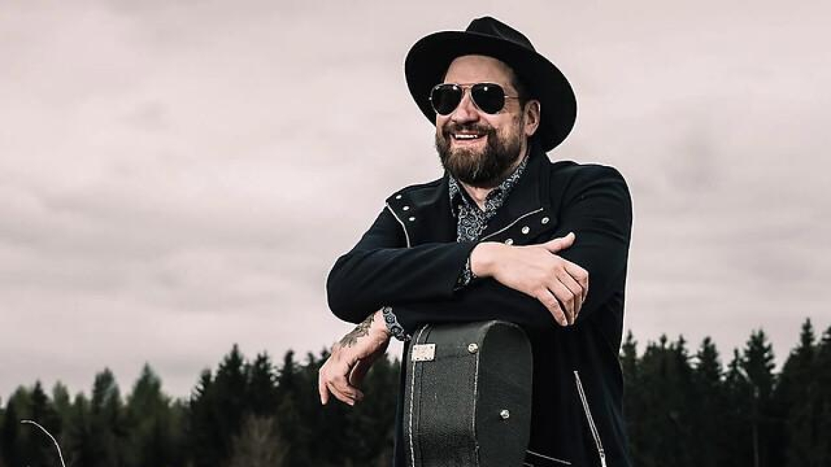 Patrik Strobl a Prissiano, il musicista della Val Venosta sul palco con ...