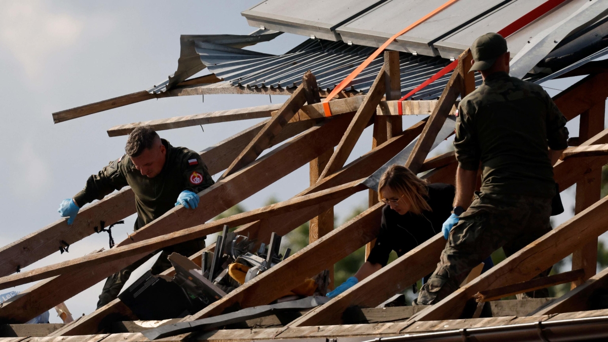 Anne Applebaum:«Attacco deliberato sulla Polonia, Mosca vuole dividere ...