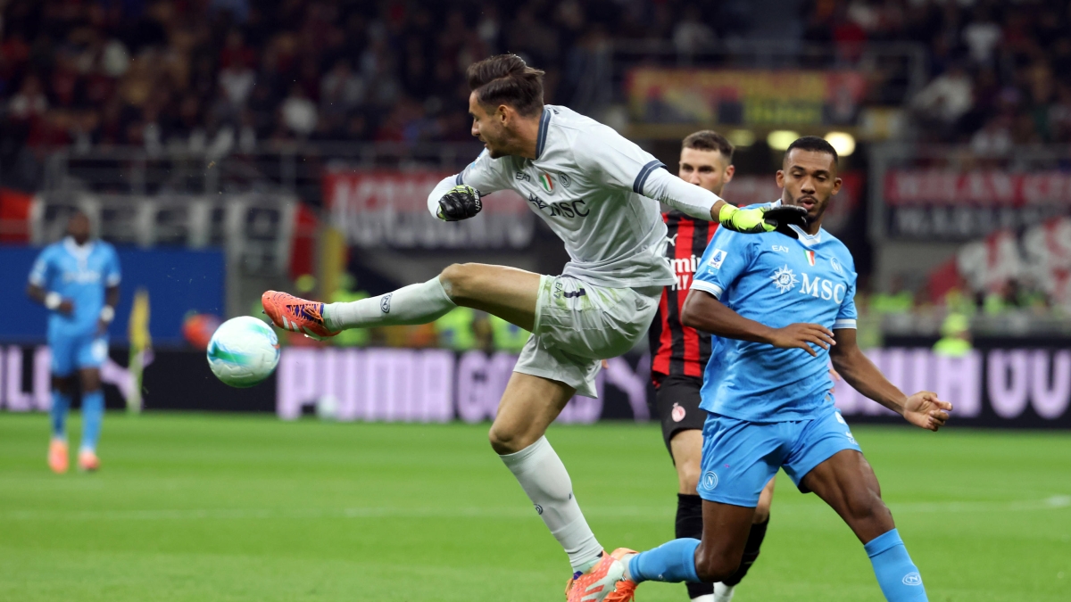 Napoli, l'ultimo infortunio sa di beffa: si ferma ancora Meret. «Trauma ...