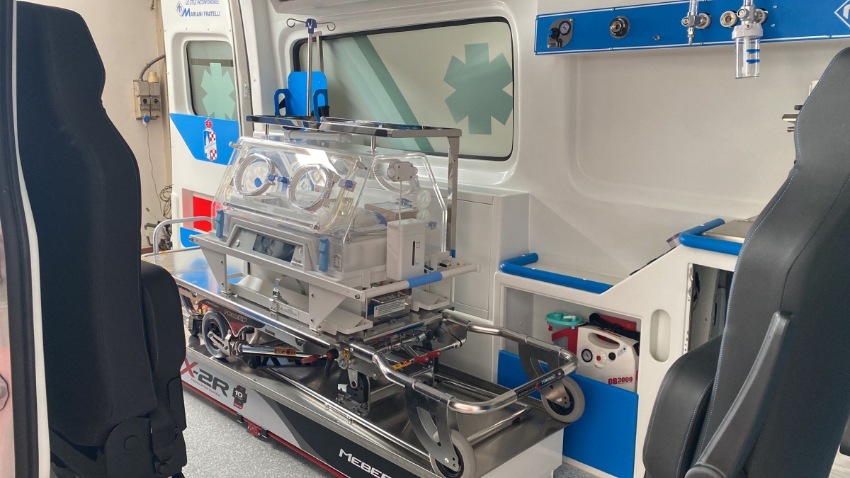 Milano, la nuova ambulanza di Intervol Odv: moderna ed è attrezzata per il centro mobile ...