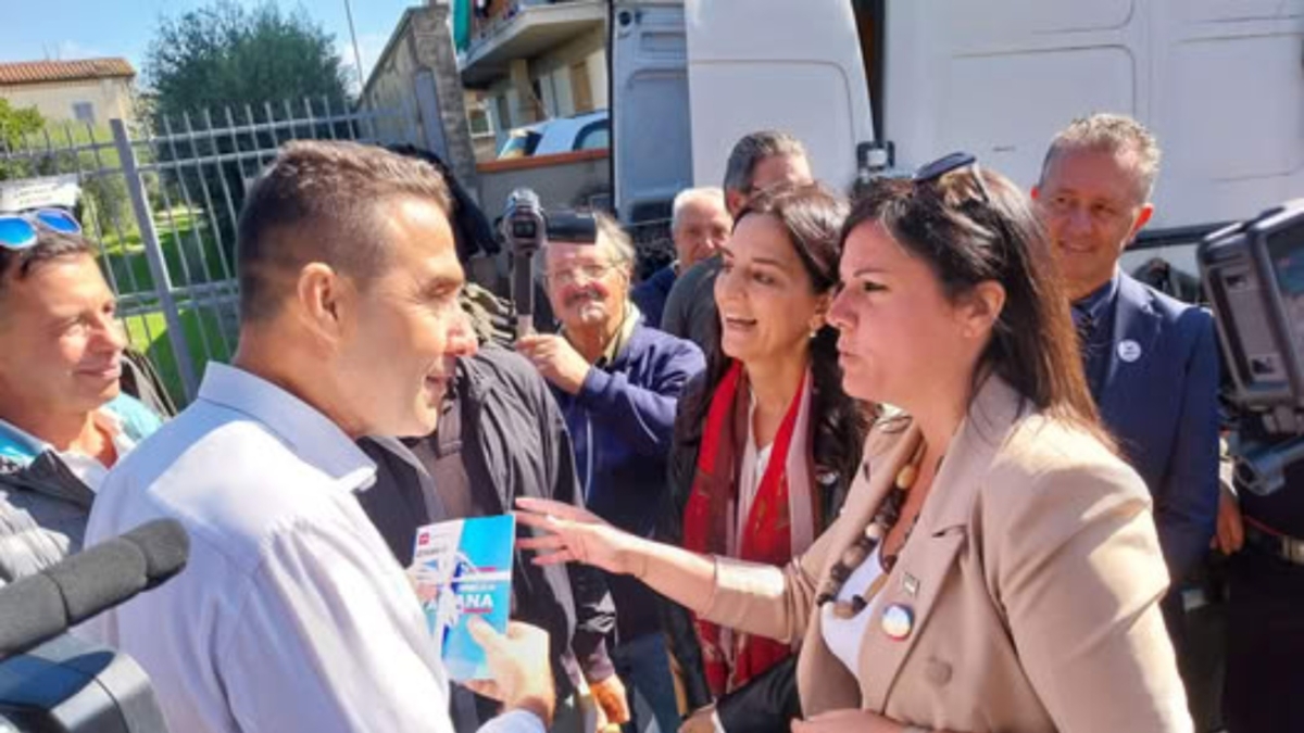 «Piazza della Passera, qui le donne Pd non vengono». Bufera in Toscana ...