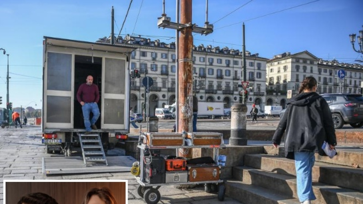 Gli 883 ai Murazzi: il set della seconda stagione della serie Sky a ...