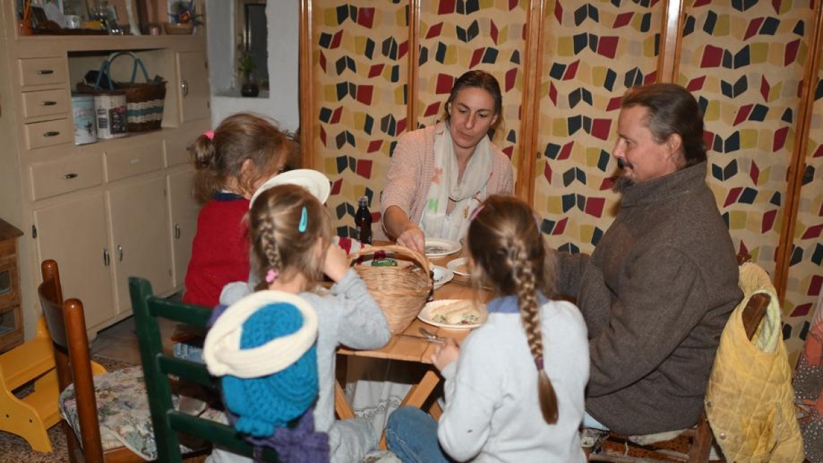 Famiglia nel bosco, l’ipotesi per Natale: «Il pranzo tutti assieme in ...