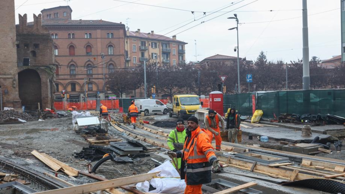 Tram Bologna, arriva una nuova pedonalizzazione sulla linea rossa: così ...