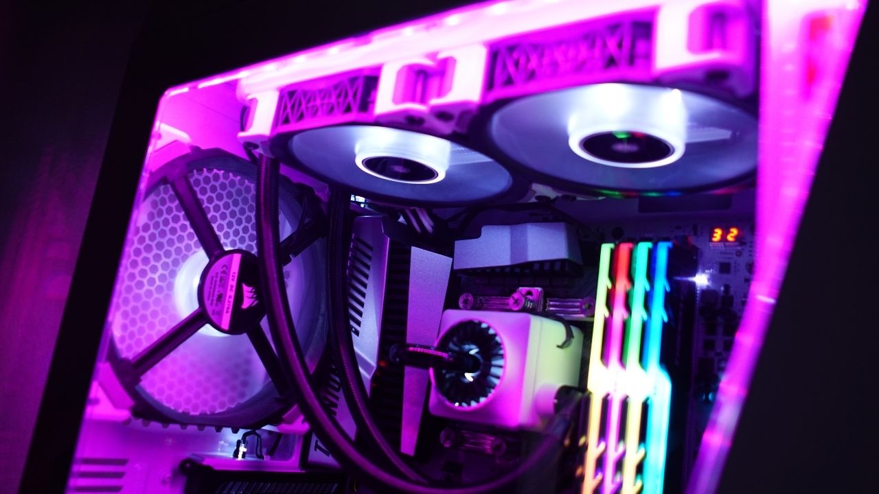 Come si costruisce un PC fisso per giocare o per lavorare? Ecco la ...