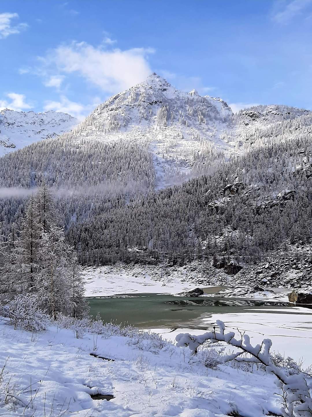 Piemonte, prima neve sulle montagne | Corriere.it