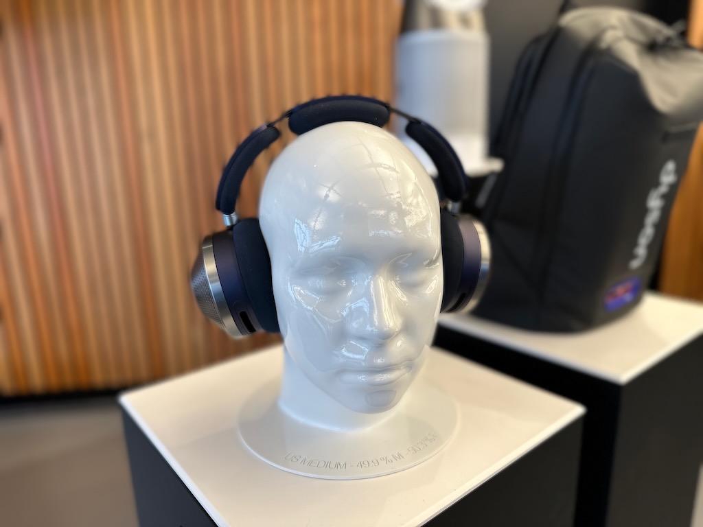 Dyson Zone, la prova della cuffia-purificatore d'aria. Dentro i ...