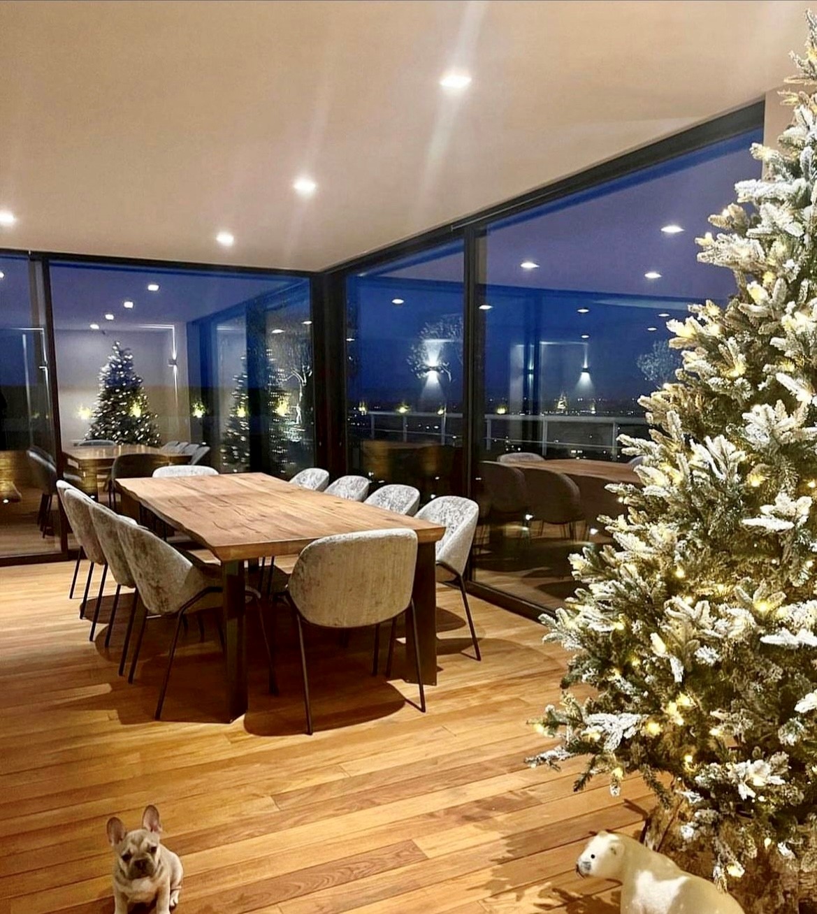 Totti-Noemi, la prima foto della nuova casa (con tanto di albero di Natale): «Work in progress ...