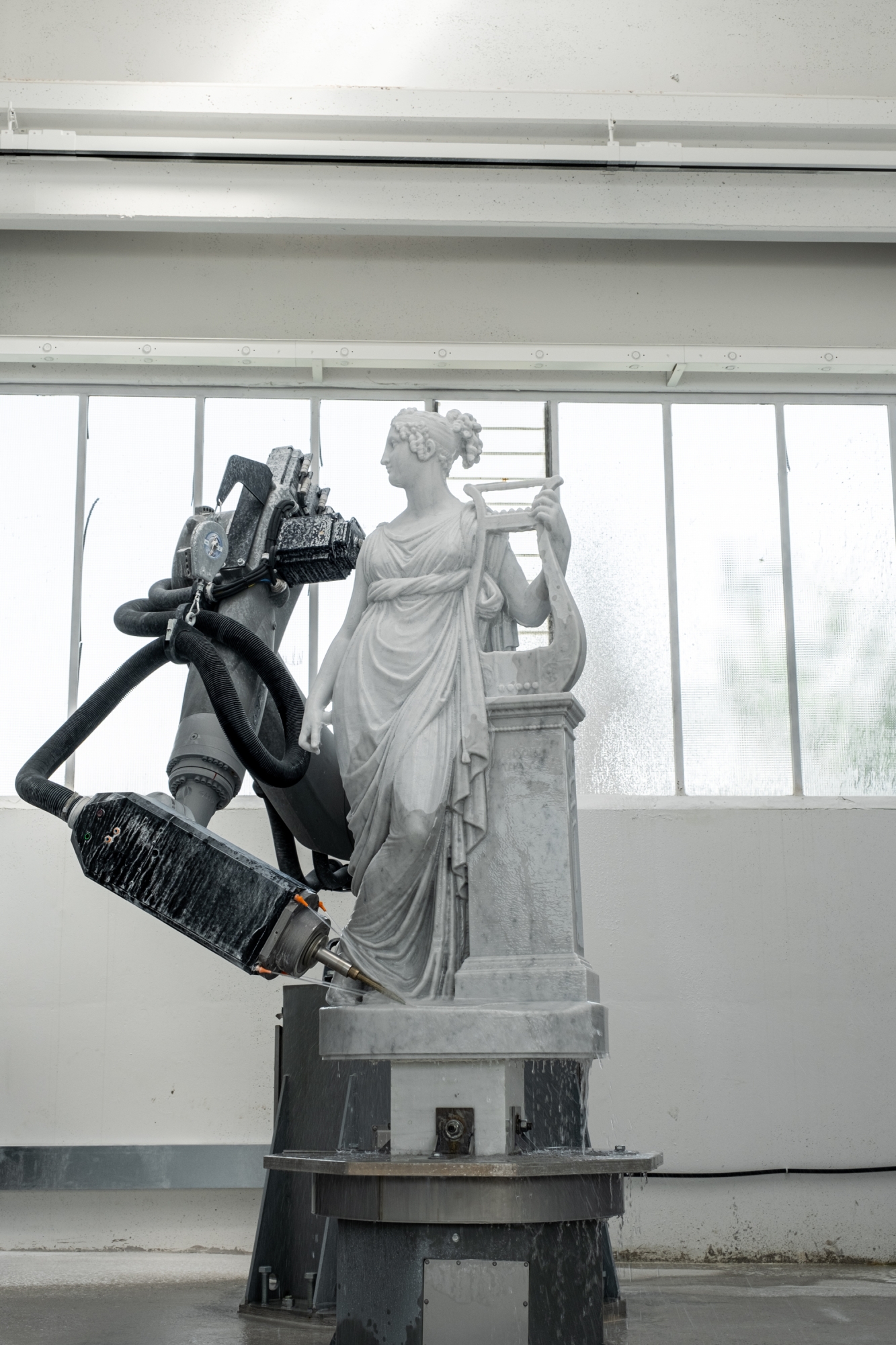 Questa statua è stata realizzata da un robot (italiano): la storia di ...