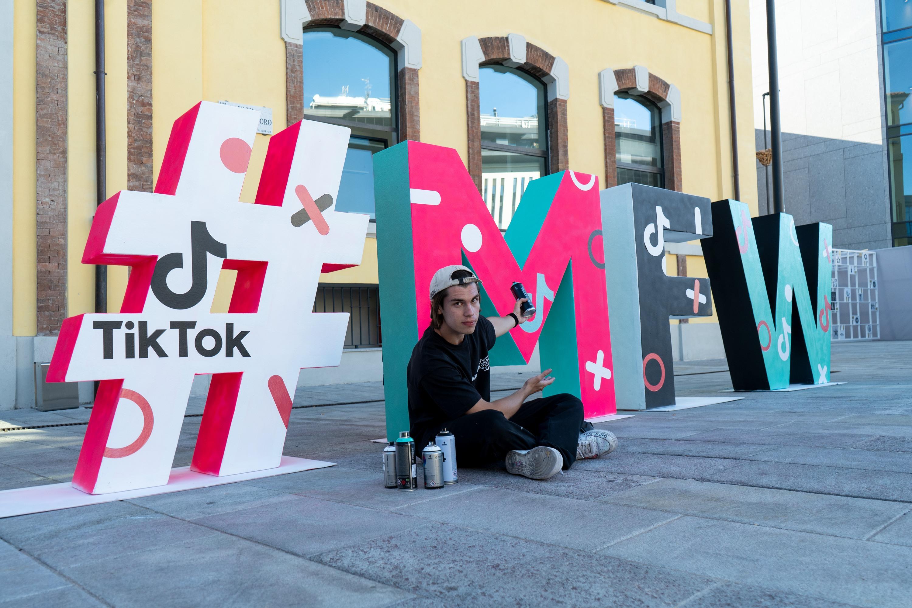 Davide Paoli, il barese di «Clessio» ha creato l’hashtag della Milano ...