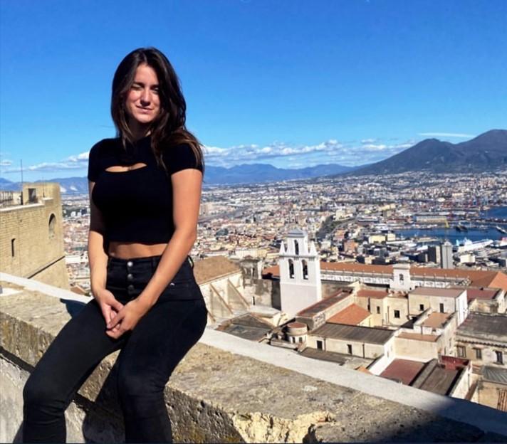 Ilaria De Rosa, la hostess arrestata in Arabia per uno spinello nel ...