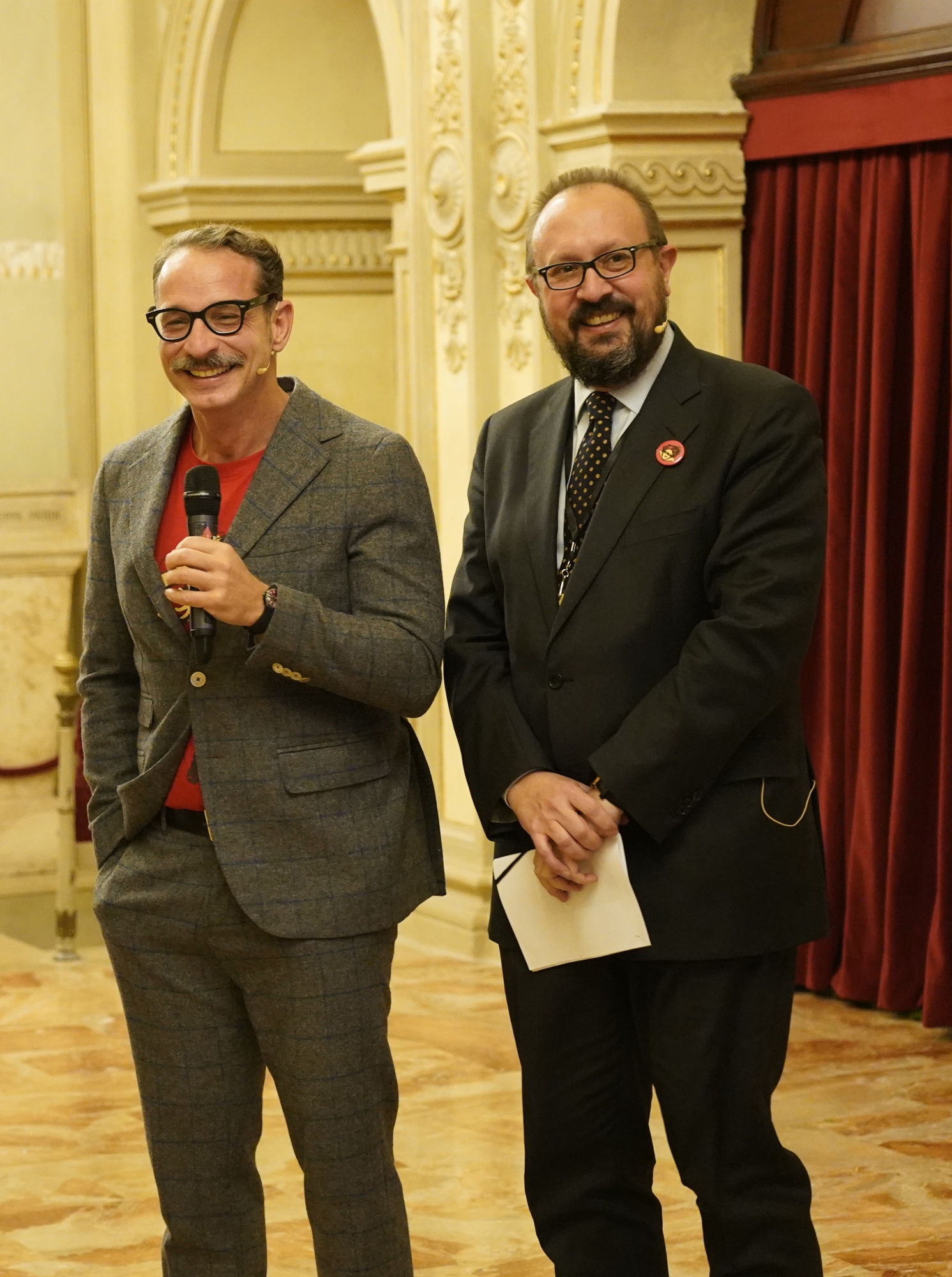 Raffaella Carrà rivoluzionaria. Alberto Mattioli: «Fece il '68 senza ...