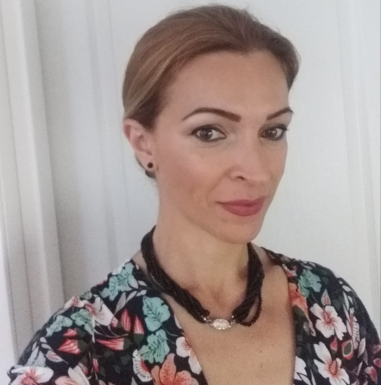 Camelia Mihailescu, la moglie del generale Vannacci che lo difende sui ...