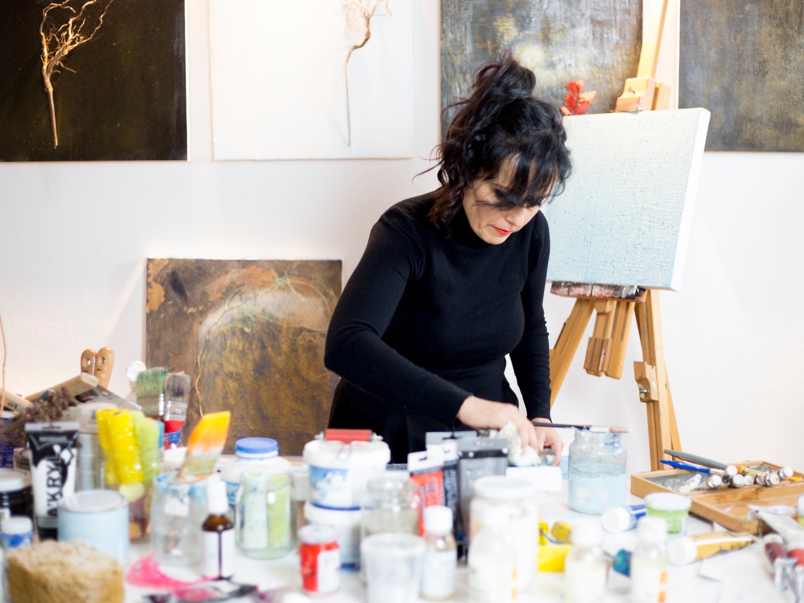 «Second Skin», Anna Corcione porta la sua "arte fragile" a Barcellona ...