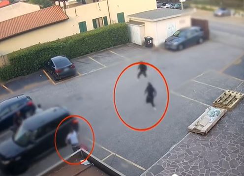 Sparatoria fra rapper, indagati i due «picchiatori» di Shiva: sono ...